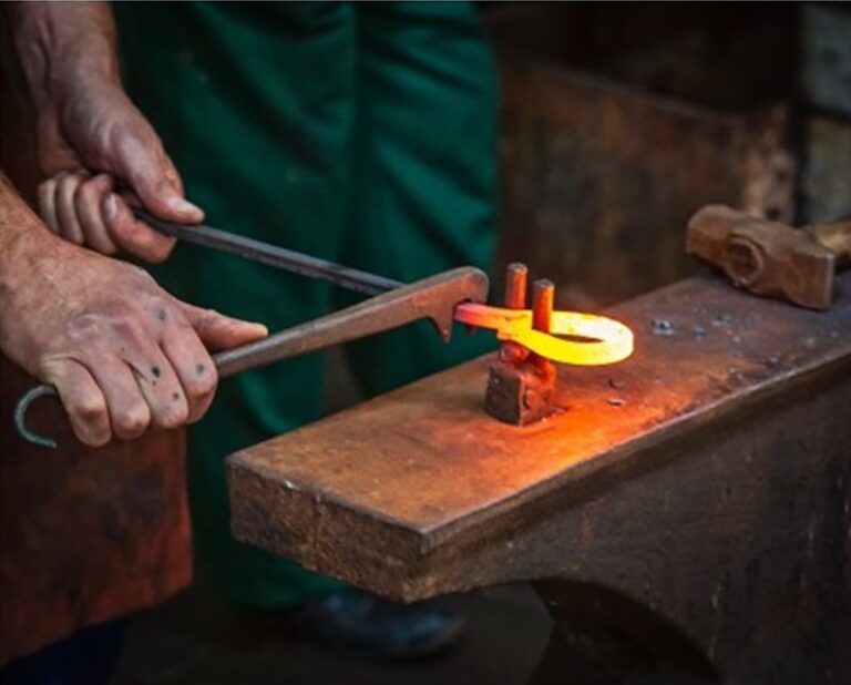 INTRODUCTION TO BLACKSMITHING - Derwent Valley Mills